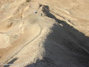 Masada-Roman-siege-ramp-from-above,-tb011100283-lugaresbiblicos ...